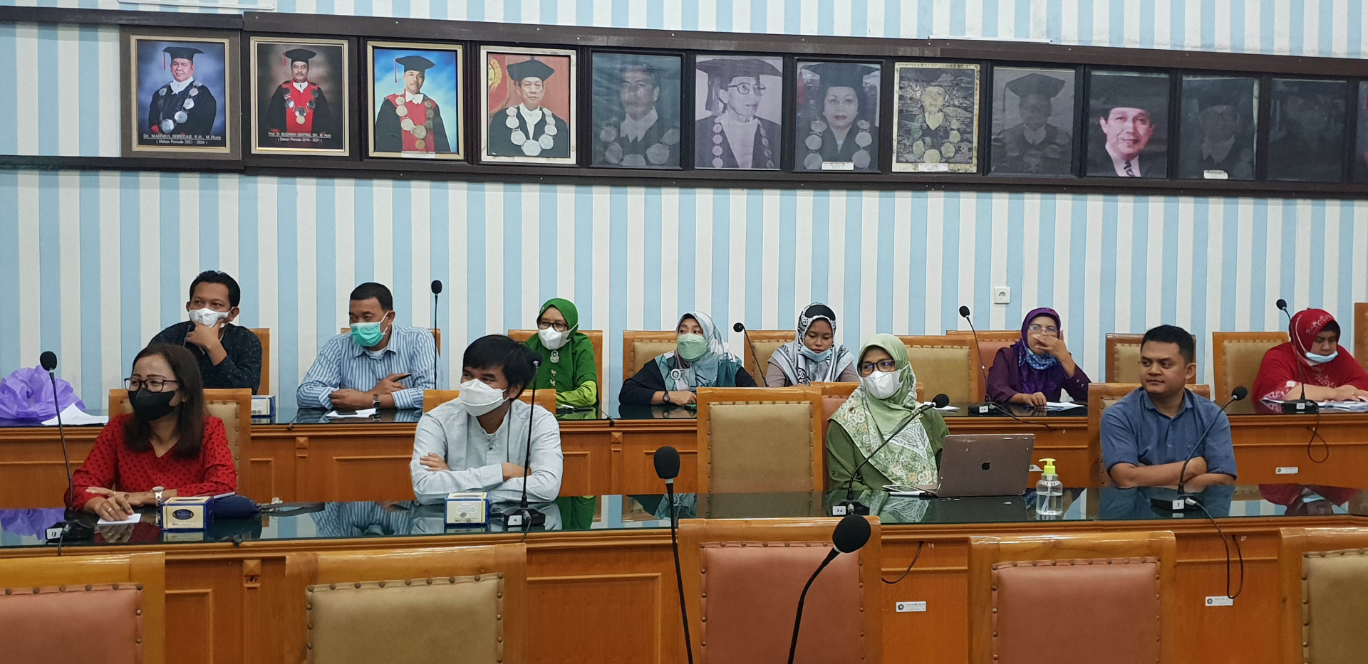 Audiensi, Sosialisasi, Dan Evaluasi Pengembangan Tracer Study Fakultas ...