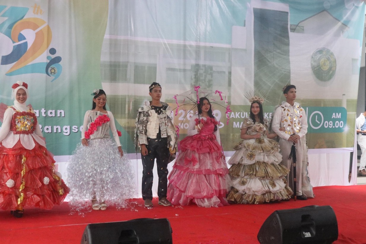 Peak Event Of The 32nd Fkm Usu Anniversary | Faculty of Public Health ...